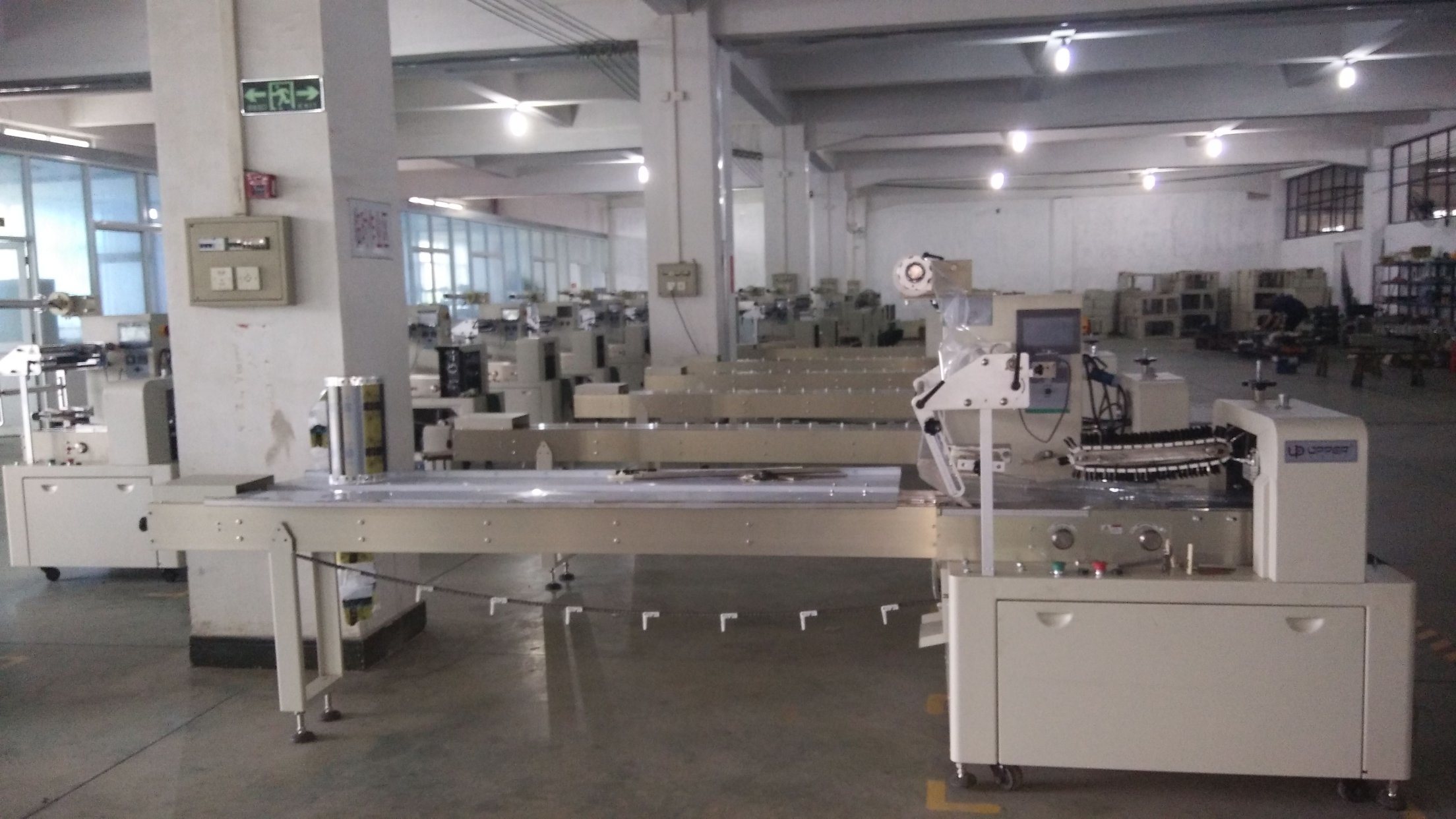 Horizontal Flow Wrapper Chocolate Bar Packaging/Packing Machine